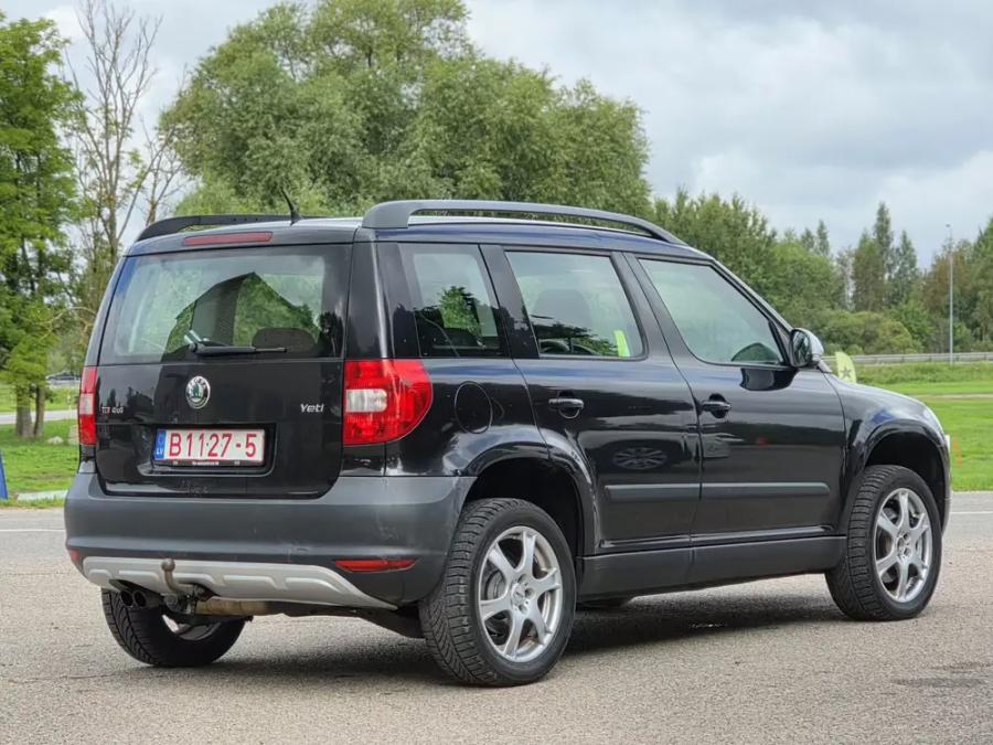 Black Skoda Yeti 2010 in Grobiņa, with an engine capacity of 2.00 L and mileage of 209 thousand km for 5200 €, photo 6 on AUTOMOTO.COM.LV