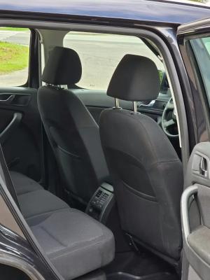 Black Skoda Yeti 2010 in Grobiņa, with an engine capacity of 2.00 L and mileage of 209 thousand km for 5200 €, photo 13 on AUTOMOTO.COM.LV