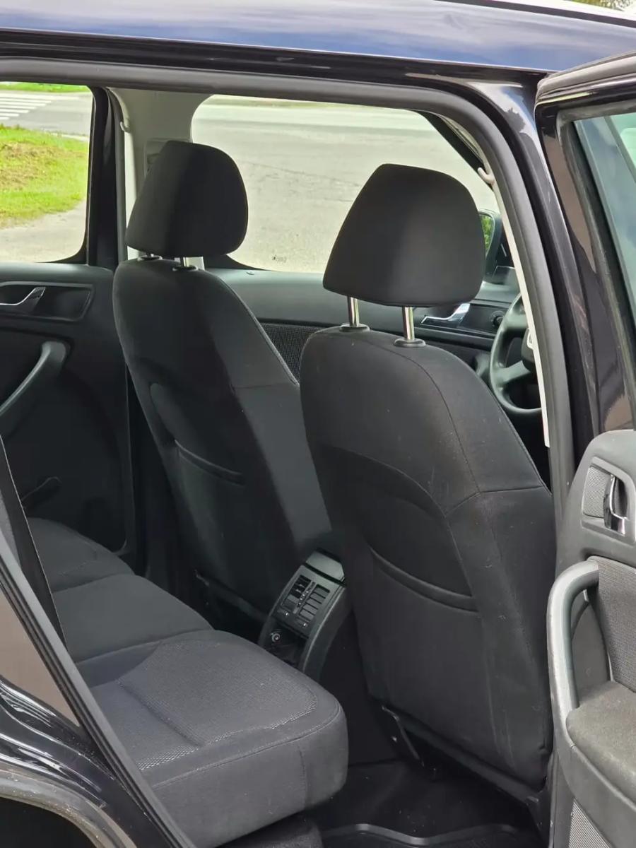 Black Skoda Yeti 2010 in Grobiņa, with an engine capacity of 2.00 L and mileage of 209 thousand km for 5200 €, photo 13 on AUTOMOTO.COM.LV