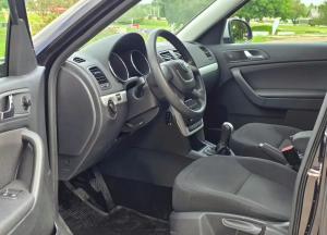Black Skoda Yeti 2010 in Grobiņa, with an engine capacity of 2.00 L and mileage of 209 thousand km for 5200 €, photo 16 on AUTOMOTO.COM.LV