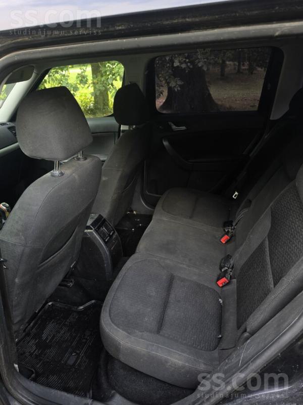 Black Skoda Yeti 2010 in Dobele, with an engine capacity of 2.00 L and mileage of 399 thousand km for 2900 €, photo 7 on AUTOMOTO.COM.LV