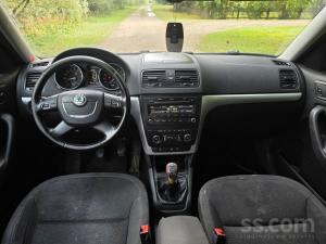 Black Skoda Yeti 2010 in Dobele, with an engine capacity of 2.00 L and mileage of 399 thousand km for 2900 €, photo 6 on AUTOMOTO.COM.LV