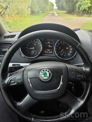 Black Skoda Yeti 2010 in Dobele, with an engine capacity of 2.00 L and mileage of 399 thousand km for 2900 €, photo 10 on AUTOMOTO.COM.LV