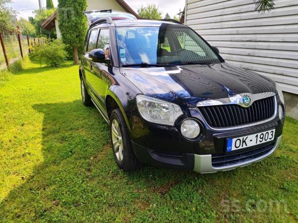 Black Skoda Yeti 2011 in Daugavpils, with an engine capacity of 2.00 L and mileage of 240 thousand km for 5550 €, photo 2 on AUTOMOTO.COM.LV