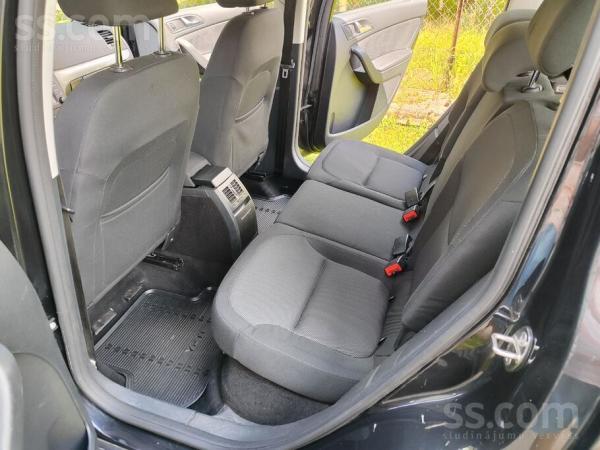Black Skoda Yeti 2011 in Daugavpils, with an engine capacity of 2.00 L and mileage of 240 thousand km for 5550 €, photo 9 on AUTOMOTO.COM.LV