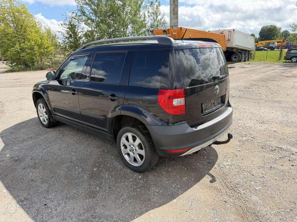 Black Skoda Yeti 2011 in Kelme, with an engine capacity of 1.80 L and mileage of 191 thousand km for 3200 €, photo 4 on AUTOMOTO.COM.LV