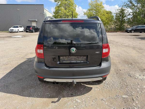Black Skoda Yeti 2011 in Kelme, with an engine capacity of 1.80 L and mileage of 191 thousand km for 3200 €, photo 5 on AUTOMOTO.COM.LV