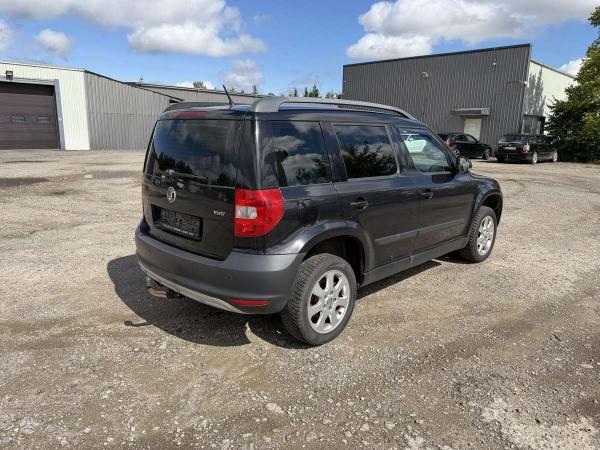 Black Skoda Yeti 2011 in Kelme, with an engine capacity of 1.80 L and mileage of 191 thousand km for 3200 €, photo 6 on AUTOMOTO.COM.LV