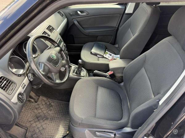 Black Skoda Yeti 2011 in Kelme, with an engine capacity of 1.80 L and mileage of 191 thousand km for 3200 €, photo 9 on AUTOMOTO.COM.LV