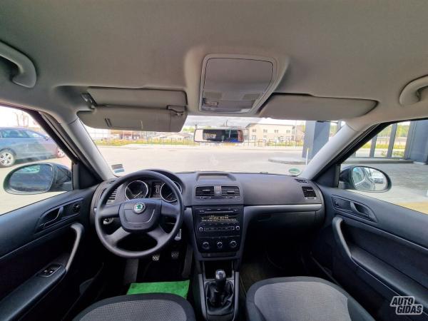 Black Skoda Yeti 2012 in Vilnius, with an engine capacity of 1.20 L and mileage of 217 thousand km for 4599 €, photo 9 on AUTOMOTO.COM.LV