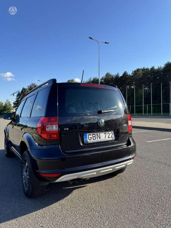 Black Skoda Yeti 2012 in Vilnius, with an engine capacity of 1.97 L and mileage of 273 thousand km for 4850 €, photo 9 on AUTOMOTO.COM.LV