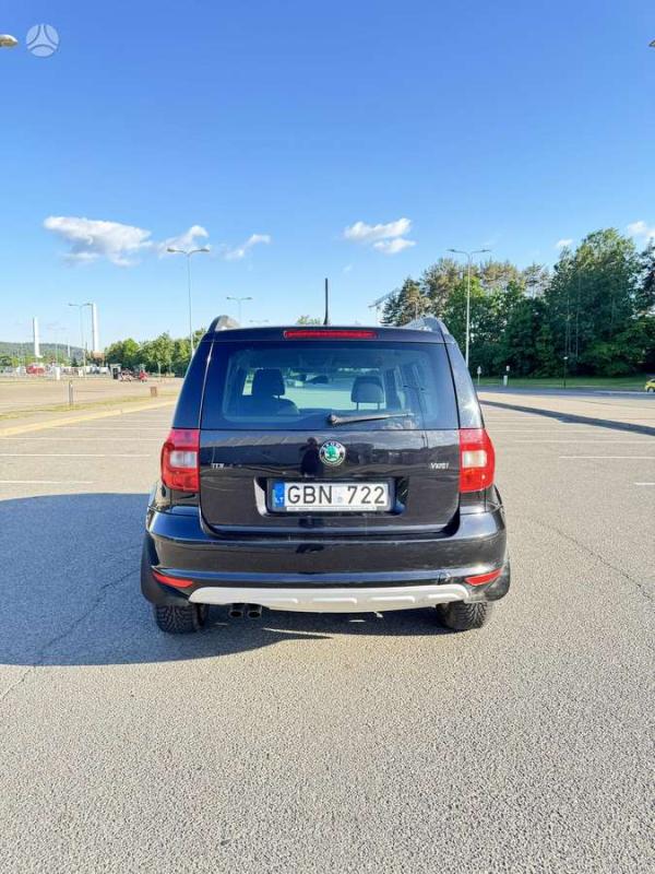 Black Skoda Yeti 2012 in Vilnius, with an engine capacity of 1.97 L and mileage of 273 thousand km for 4850 €, photo 10 on AUTOMOTO.COM.LV