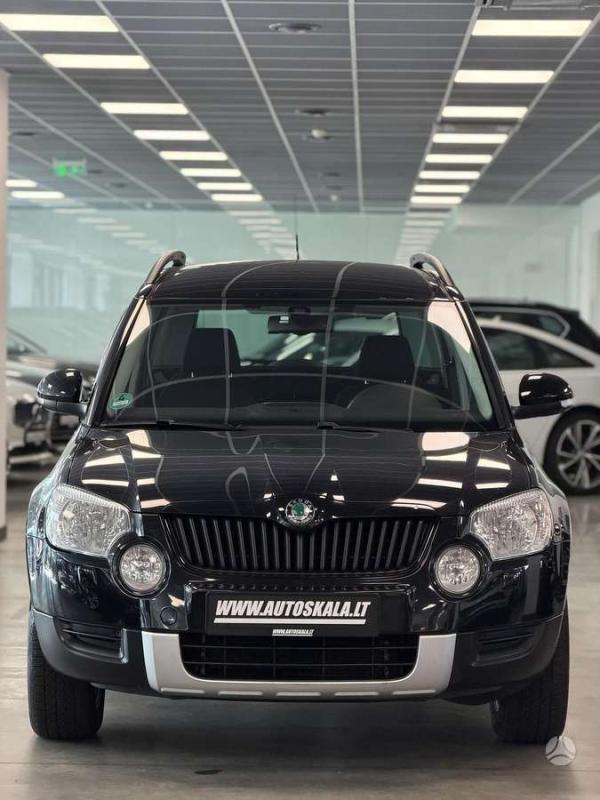 Black Skoda Yeti 2012 in Klaipeda, with an engine capacity of 1.97 L and mileage of 230 thousand km for 5500 €, photo 3 on AUTOMOTO.COM.LV