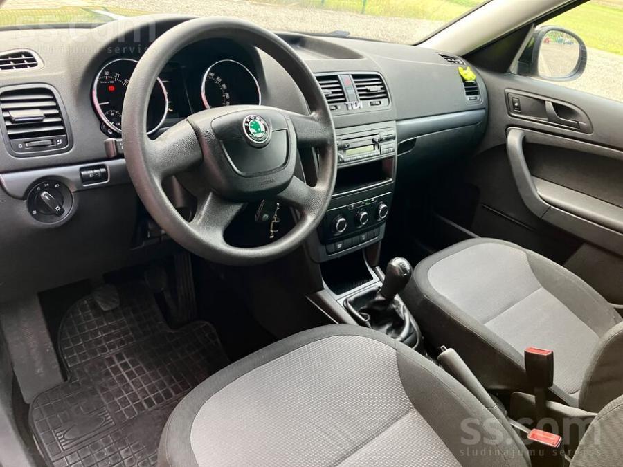 Melns Skoda Yeti 2012 Talsi, ar dzinēja tilpumu 2.00 L un nobraukumu 219 tūkst. km par 4999 €, foto 12 vietnē AUTOMOTO.COM.LV