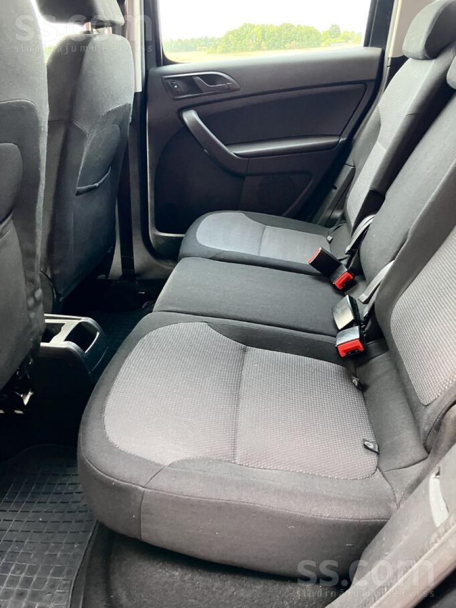 Melns Skoda Yeti 2012 Talsi, ar dzinēja tilpumu 2.00 L un nobraukumu 219 tūkst. km par 4999 €, foto 13 vietnē AUTOMOTO.COM.LV