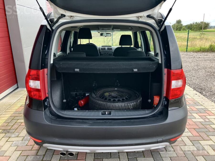 Melns Skoda Yeti 2012 Talsi, ar dzinēja tilpumu 2.00 L un nobraukumu 219 tūkst. km par 4999 €, foto 14 vietnē AUTOMOTO.COM.LV