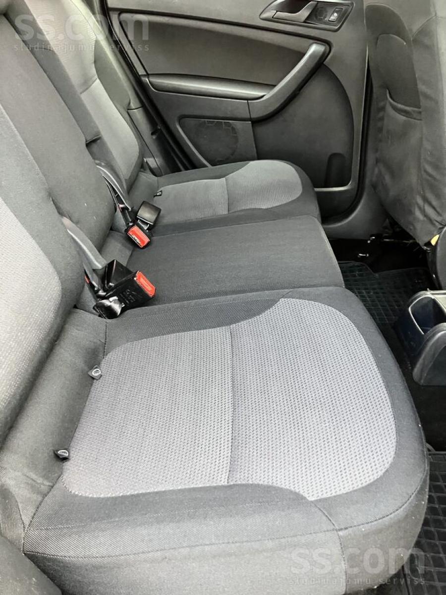 Melns Skoda Yeti 2012 Talsi, ar dzinēja tilpumu 2.00 L un nobraukumu 219 tūkst. km par 4999 €, foto 15 vietnē AUTOMOTO.COM.LV