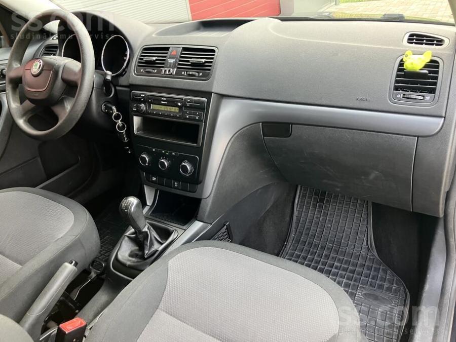 Melns Skoda Yeti 2012 Talsi, ar dzinēja tilpumu 2.00 L un nobraukumu 219 tūkst. km par 4999 €, foto 16 vietnē AUTOMOTO.COM.LV