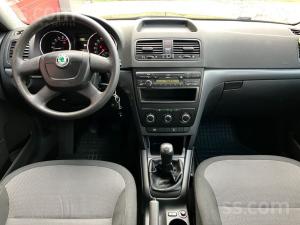 Melns Skoda Yeti 2012 Talsi, ar dzinēja tilpumu 2.00 L un nobraukumu 219 tūkst. km par 4999 €, foto 17 vietnē AUTOMOTO.COM.LV