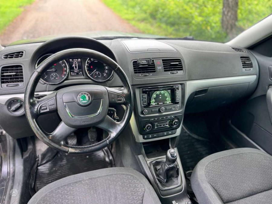 Melns Skoda Yeti 2013 Elektrėnai, ar dzinēja tilpumu 1.97 L un nobraukumu 350 tūkst. km par 2990 €, foto 16 vietnē AUTOMOTO.COM.LV