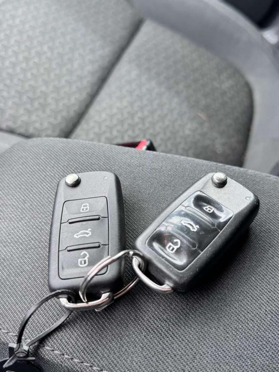 Melns Skoda Yeti 2013 Elektrėnai, ar dzinēja tilpumu 1.97 L un nobraukumu 350 tūkst. km par 2850 €, foto 20 vietnē AUTOMOTO.COM.LV