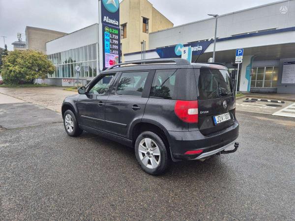 Melns Skoda Yeti 2014 Viļņa, ar dzinēja tilpumu 1.97 L un nobraukumu 303 tūkst. km par 6700 €, foto 3 vietnē AUTOMOTO.COM.LV