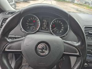 Black Skoda Yeti 2014 in Vilnius, with an engine capacity of 1.97 L and mileage of 303 thousand km for 6700 €, photo 6 on AUTOMOTO.COM.LV