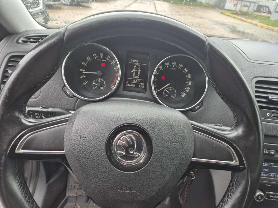 Black Skoda Yeti 2014 in Vilnius, with an engine capacity of 1.97 L and mileage of 303 thousand km for 6700 €, photo 6 on AUTOMOTO.COM.LV