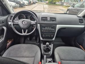 Black Skoda Yeti 2014 in Vilnius, with an engine capacity of 1.97 L and mileage of 303 thousand km for 6700 €, photo 7 on AUTOMOTO.COM.LV