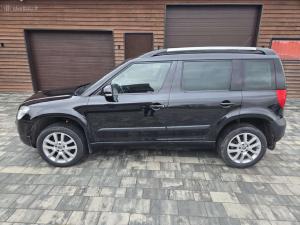 Black Skoda Yeti 2011 in Plunge, with an engine capacity of 2.00 L and mileage of 330 thousand km for 4950 €, photo 6 on AUTOMOTO.COM.LV