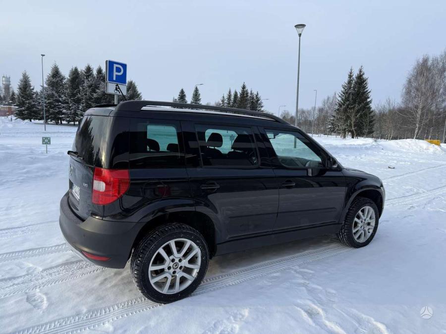 Black Skoda Yeti 2013 in Panevezys, with an engine capacity of 1.80 L and mileage of 195 thousand km for 5800 €, photo 8 on AUTOMOTO.COM.LV