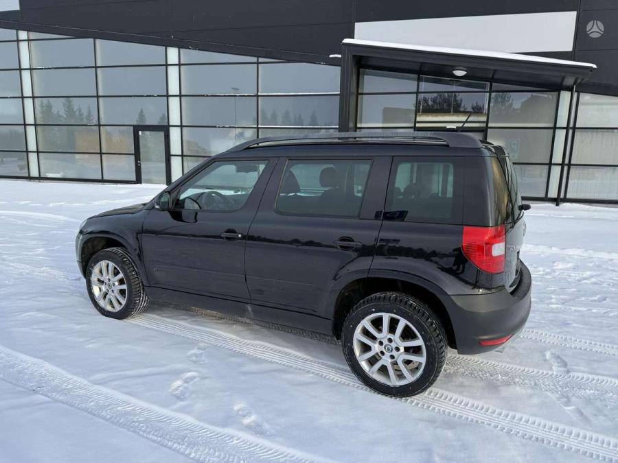 Black Skoda Yeti 2013 in Panevezys, with an engine capacity of 1.80 L and mileage of 195 thousand km for 5800 €, photo 11 on AUTOMOTO.COM.LV