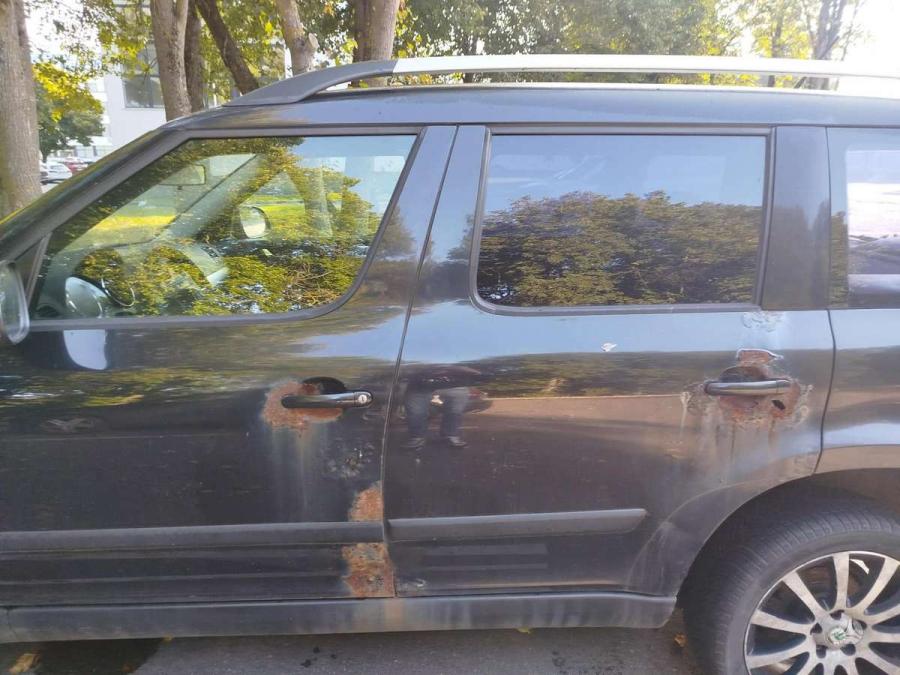 Black Skoda Yeti 2012 in Kaunas, with an engine capacity of 1.97 L and mileage of 290 thousand km for 1300 €, photo 14 on AUTOMOTO.COM.LV