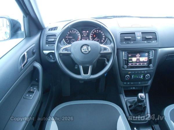 Black Skoda Yeti 2016 in Viljandi, with an engine capacity of 2.00 L and mileage of 250 thousand km for 9990 €, photo 5 on AUTOMOTO.COM.LV