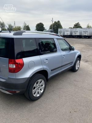 Blue Skoda Yeti 2010 in Sakiai, with an engine capacity of 1.20 L and mileage of 226 thousand km for 3200 €, photo 5 on AUTOMOTO.COM.LV