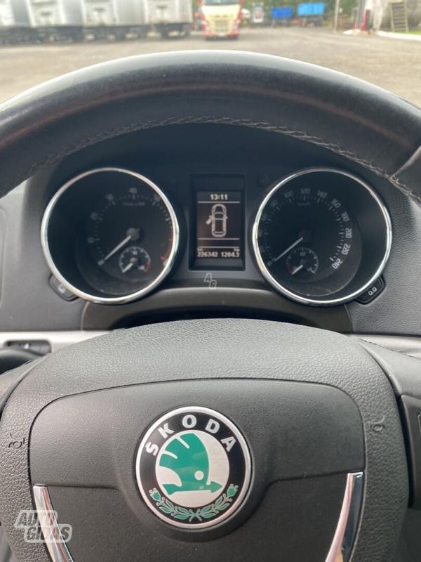 Zils Skoda Yeti 2010 Šakiai, ar dzinēja tilpumu 1.20 L un nobraukumu 226 tūkst. km par 3200 €, foto 9 vietnē AUTOMOTO.COM.LV