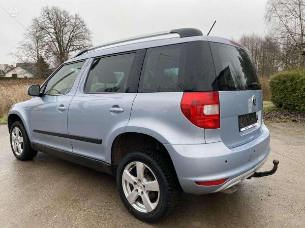 Blue Skoda Yeti 2011 in Birzai, with an engine capacity of 1.97 L and mileage of 312 thousand km for 4750 €, photo 4 on AUTOMOTO.COM.LV
