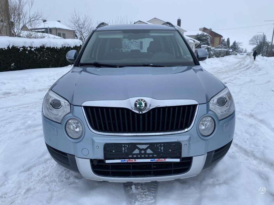 Blue Skoda Yeti 2011 in Birzai, with an engine capacity of 1.97 L and mileage of 312 thousand km for 4650 €, photo 3 on AUTOMOTO.COM.LV