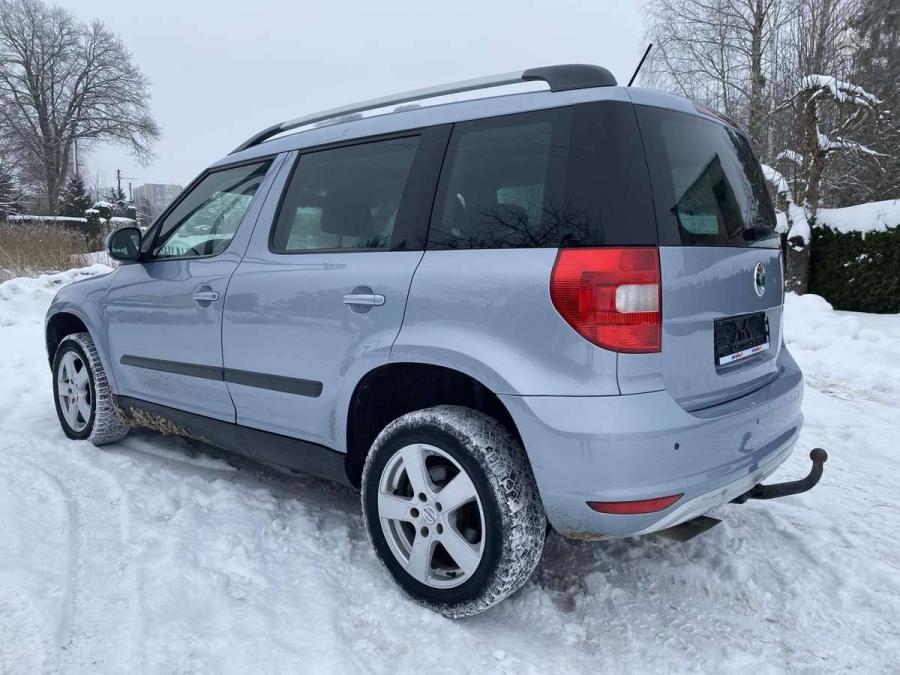 Blue Skoda Yeti 2011 in Birzai, with an engine capacity of 1.97 L and mileage of 312 thousand km for 4650 €, photo 4 on AUTOMOTO.COM.LV