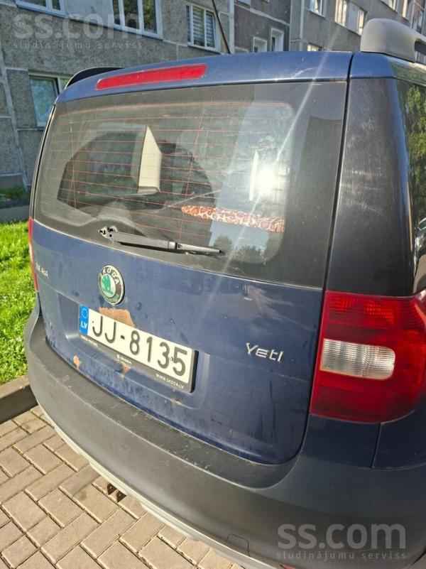 Zils Skoda Yeti 2013 Rīga, ar dzinēja tilpumu 2.00 L un nobraukumu 355 tūkst. km par 3700 €, foto 5 vietnē AUTOMOTO.COM.LV