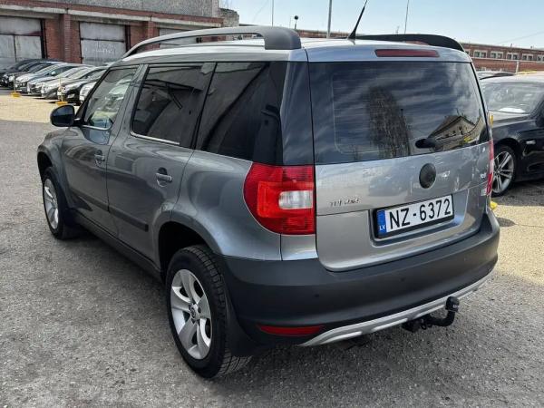 Zils Skoda Yeti 2010 Daugavpils, ar dzinēja tilpumu 2.00 L un nobraukumu 298 tūkst. km par 4950 €, foto 4 vietnē AUTOMOTO.COM.LV