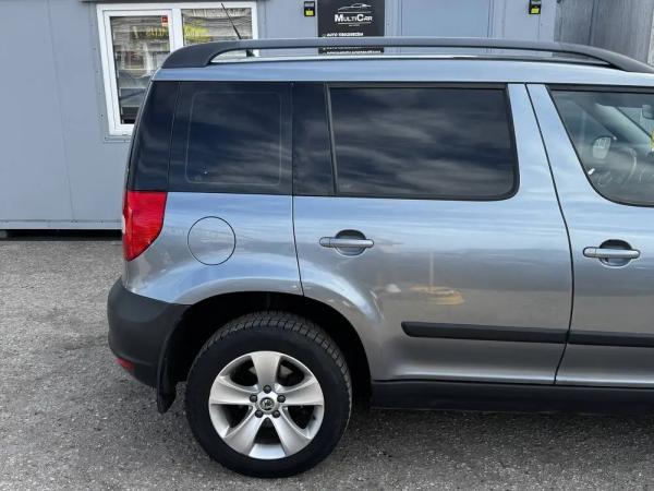 Zils Skoda Yeti 2010 Daugavpils, ar dzinēja tilpumu 2.00 L un nobraukumu 298 tūkst. km par 4950 €, foto 8 vietnē AUTOMOTO.COM.LV