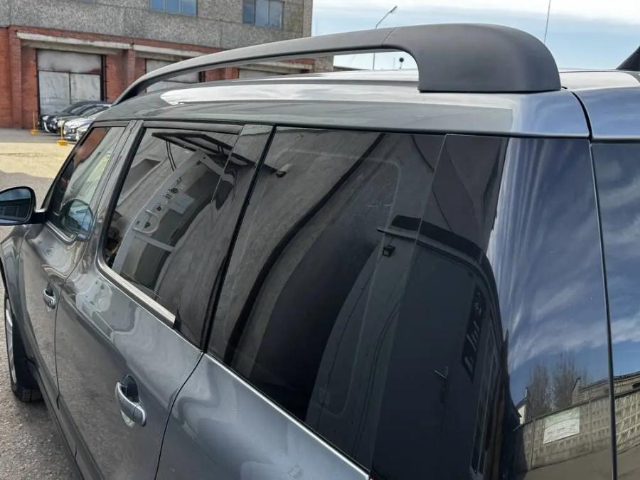 Blue Skoda Yeti 2010 in Daugavpils, with an engine capacity of 2.00 L and mileage of 298 thousand km for 4950 €, photo 15 on AUTOMOTO.COM.LV