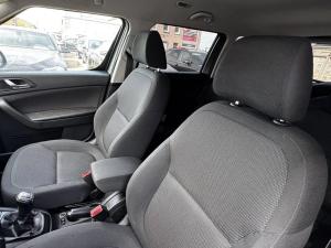 Blue Skoda Yeti 2010 in Daugavpils, with an engine capacity of 2.00 L and mileage of 298 thousand km for 4950 €, photo 21 on AUTOMOTO.COM.LV