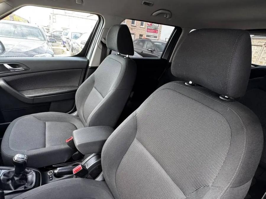 Blue Skoda Yeti 2010 in Daugavpils, with an engine capacity of 2.00 L and mileage of 298 thousand km for 4950 €, photo 21 on AUTOMOTO.COM.LV