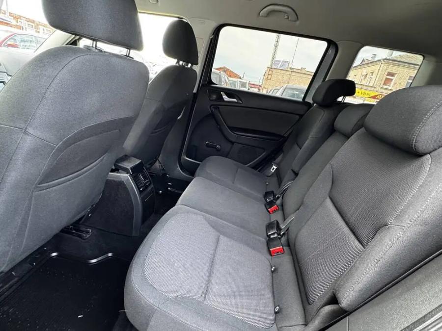 Blue Skoda Yeti 2010 in Daugavpils, with an engine capacity of 2.00 L and mileage of 298 thousand km for 4950 €, photo 22 on AUTOMOTO.COM.LV