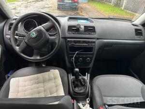 Blue Skoda Yeti 2011 in Riga, with an engine capacity of 2.00 L and mileage of 340 thousand km for 2350 €, photo 8 on AUTOMOTO.COM.LV