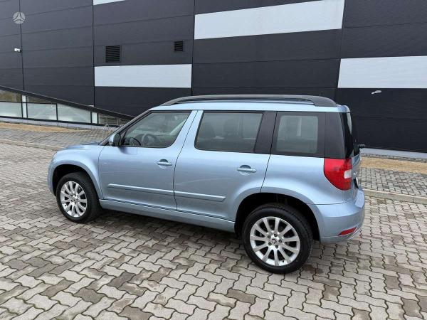 Blue Skoda Yeti 2014 in Kupiskis, with an engine capacity of 1.97 L and mileage of 210 thousand km for 7900 €, photo 6 on AUTOMOTO.COM.LV