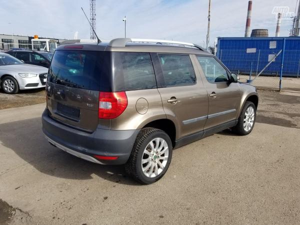 Brown Skoda Yeti 2009 in Kaunas, with an engine capacity of 1.20 L and mileage of 198 thousand km for 3350 €, photo 6 on AUTOMOTO.COM.LV