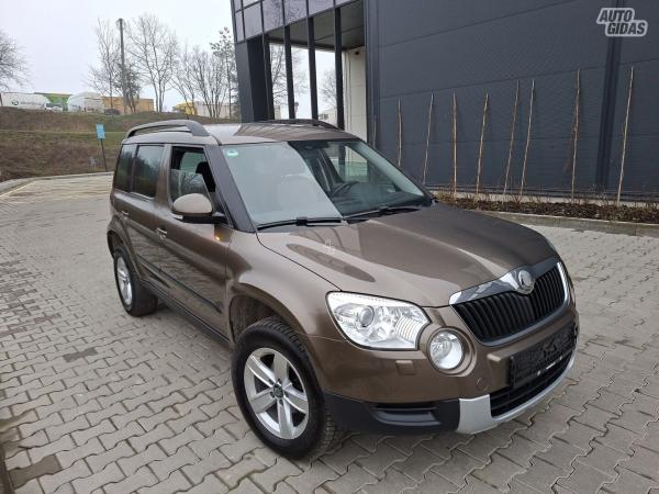Brown Skoda Yeti 2010 in Vilnius, with an engine capacity of 2.00 L and mileage of 236 thousand km for 6650 €, photo 1 on AUTOMOTO.COM.LV